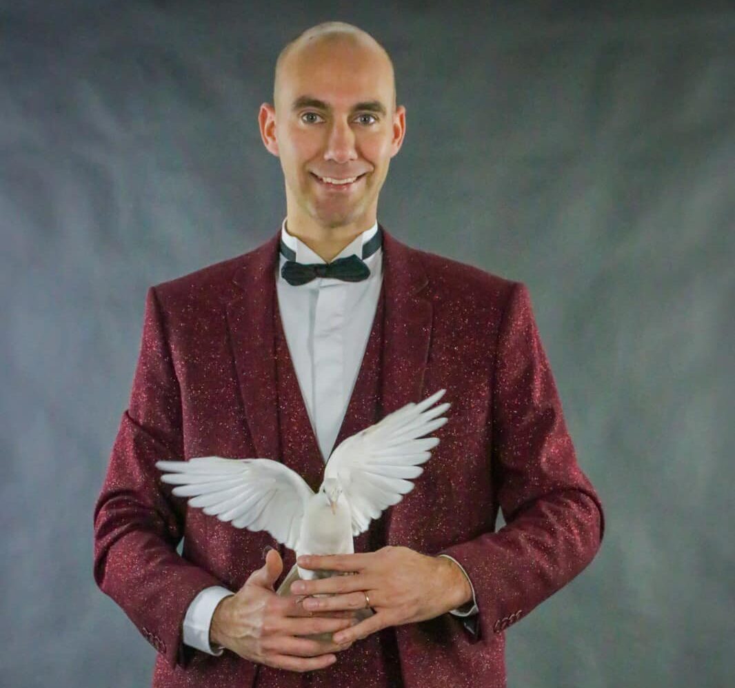 Prestigiatore per feste ed eventi - Mago John Librizzi